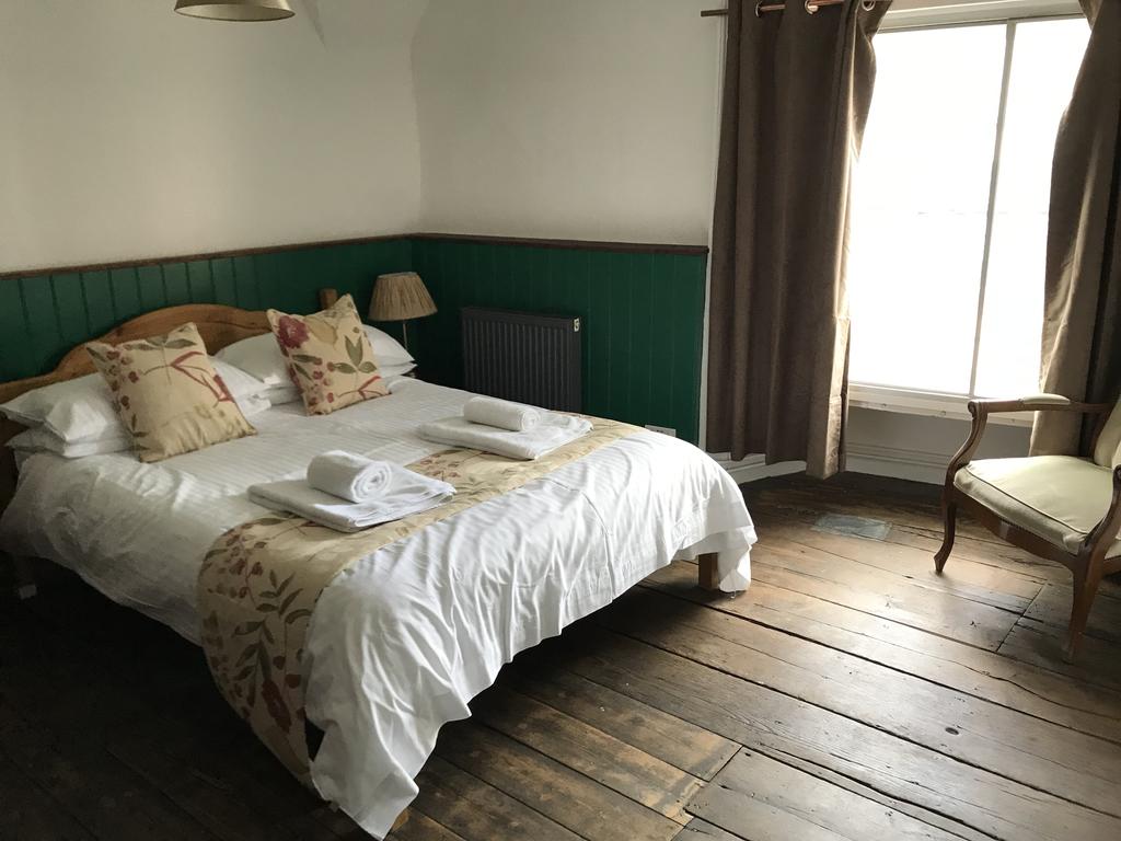 White Bear Inn, Devizes